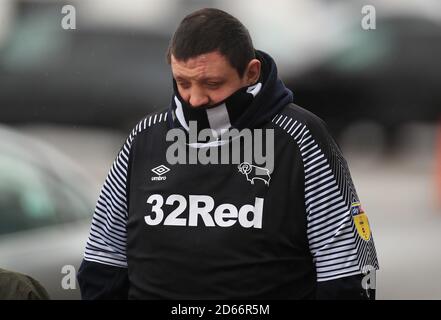 Derby County fans brave the wintry conditions Stock Photo - Alamy
