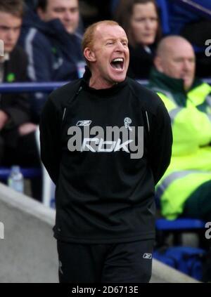 Bolton Wanderers' manager Gary Megson gives the thumbs up Stock Photo ...