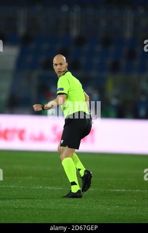 BERGAMO, ITALY - OCTOBER 14: Referee Anthony Taylor, Assistant Referee ...