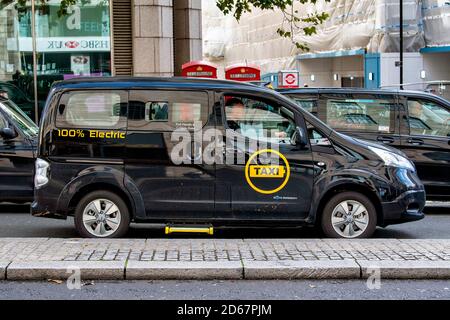 London's first electric taxi since the Bersey Taxi in the late 1890s ...