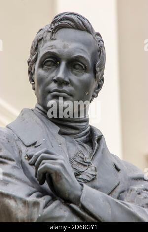 The Stamford Raffles statue in front of the Victoria Memorial Hall and Theatre, sculpted by ...