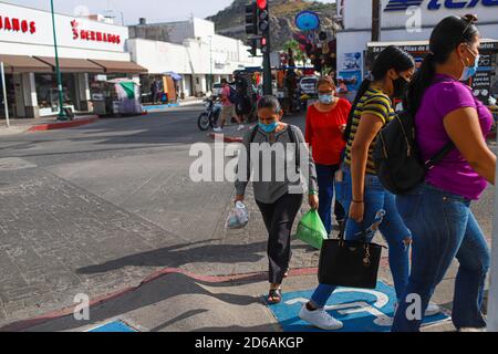 Women walk the streets of Hermosillo. Daily life downtown Hermosillo ...