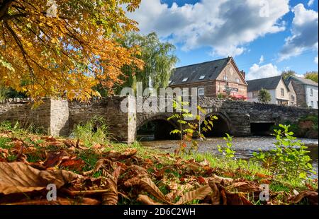 The medieval bridge across the River Clun at Clun, Shropshire Stock ...