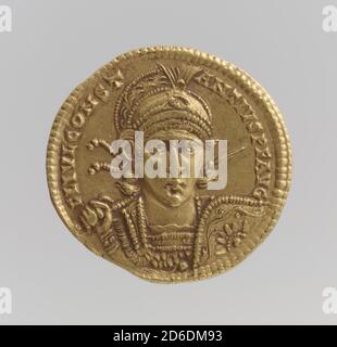 Solidus of Emperor Constantine I, 4th century Stock Photo - Alamy