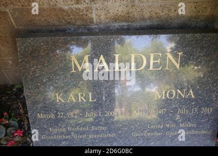 KARL MALDEN in THE STREETS OF SAN FRANCISCO (1972). Credit: WARNER BROS ...