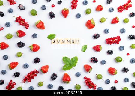 Frame made of red currant on color background, closeup Stock Photo - Alamy