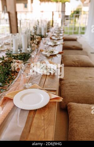 professional table setting. selective focus. decorated table Stock Photo - Alamy