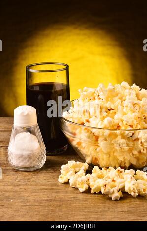 Popcorn with coca cola on the table Stock Photo - Alamy