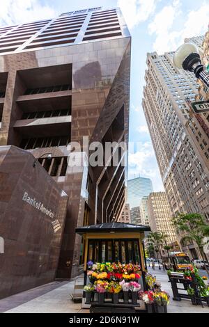 Boston Financial District: 100 Federal Street, aka Pregnant Building ...