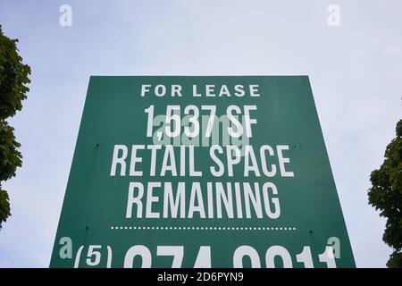 Retail Space for Lease sign Stock Photo - Alamy