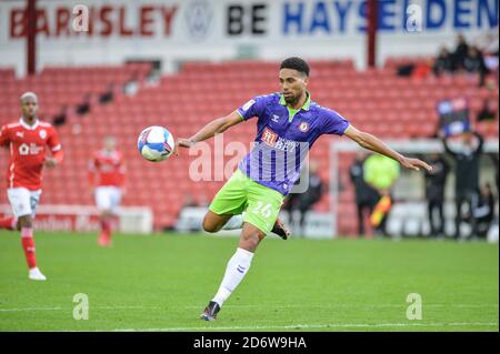 Zak Vyner (26) of Bristol City passes the ball Stock Photo - Alamy