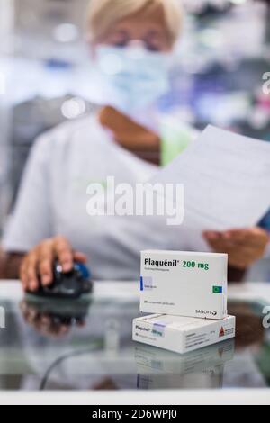 Plaquenil ® Hydroxychloroquine malaria drug molecule, France Stock ...