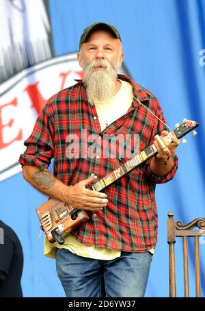 Seasick Steve performing on the second day of the Reading Festival in ...