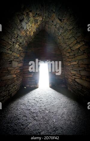 The Gallus Oratory, a 6th century dry stone church, on the Dingle ...