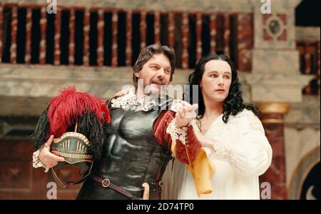 Mark Rylance (Cleopatra) in ANTONY AND CLEOPATRA by Shakespeare at Shakespeare's Globe, Bankside ...