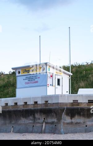 Whitley Bay lifeguard station Stock Photo - Alamy