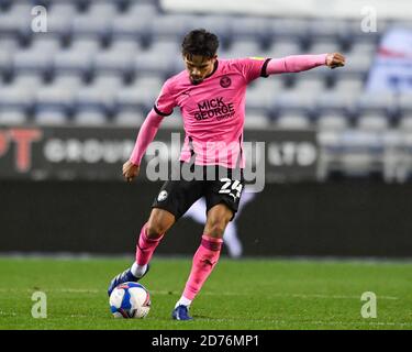 Niall Mason (24) of Peterborough United looks for a pass Stock Photo ...