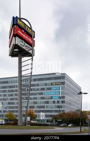 Headquarters of the Metro Group, Cash and Carry, Düsseldorf, Rhineland ...