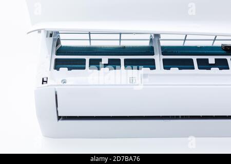 Adjuster air conditioning system sets a new air conditioner in the ...