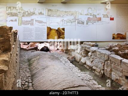 Ancient ruins in Athens Metro. Greece Stock Photo - Alamy