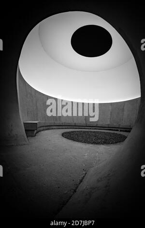 CAT CAIRN: THE KIELDER SKYSPACE - JAMES TURRELL 2000, Kielder Forest ...