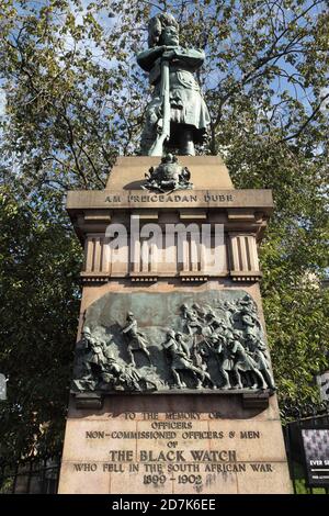 Black Watch regiment monument with statue of Farquhar Shaw statue ...