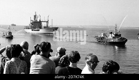 RFA BLUE ROVER RETURNS TO PORTSMOUTH FROM THE FALKLANDS. PIC MIKE ...