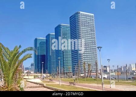 Algérie, ville d'Oran, tours sur le nouveau Front de mer Stock Photo ...