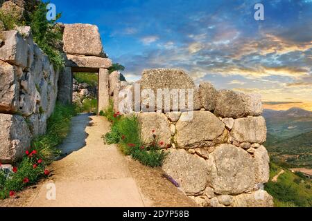 The North Postern (Gate) of Mycenae ( 1250 B.C). Made from four ...