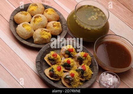 Bombay chat food golgappa/panipuri and sev-poori Stock Photo - Alamy
