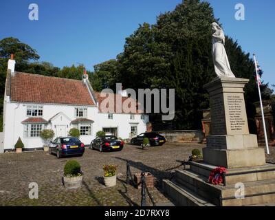 War memorial, Hall Square, Boroughbridge, North Yorkshire Stock Photo ...