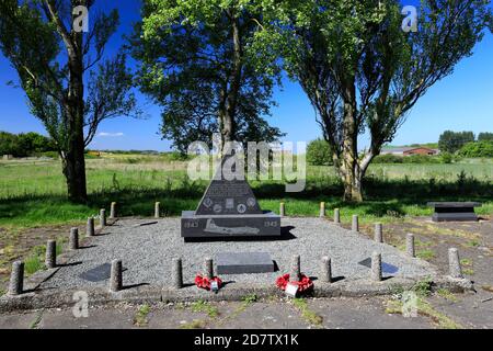 The 351st, 8th USAF Airforce Memorial at Polebrook village ...