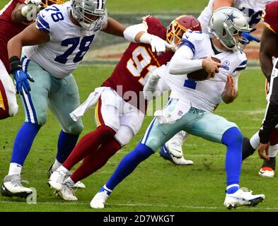 Washington Football Team quarterback Dwayne Haskins (7) makes a throw ...