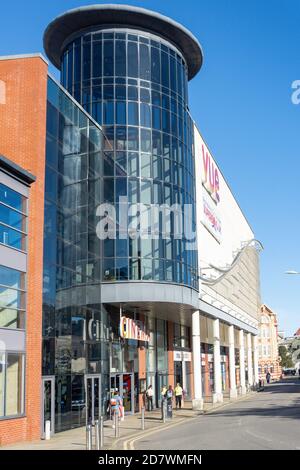 Exterior of modern Vue multiplex cinema showing colourful Vue logo and ...