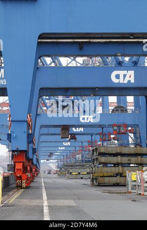 Cranes and automatic container transport system at HHLA Container ...