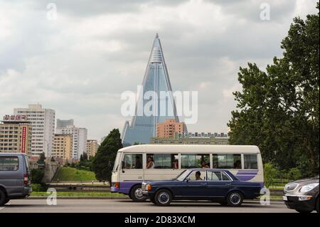 Pyongyang, North Korea, cars at a traffic light Stock Photo - Alamy