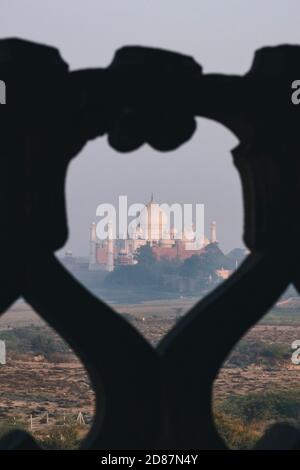 Agra Fort at sunset, Agra, Uttar Pradesh, India Stock Photo - Alamy