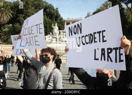 Rome, Italy. 29th Oct, 2020. Rome, protest of dance schools against the ...