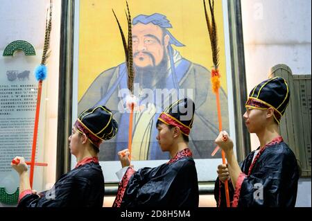 Descendants of Confucius, a Chinese philosopher and politician of the ...