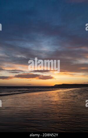 October Sunrise Redcar Beach, Redcar, Cleveland, North Yorkshire Stock ...