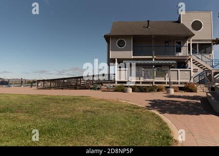 Waterfront Park of Martinez, California, USA, featuring the docks ...