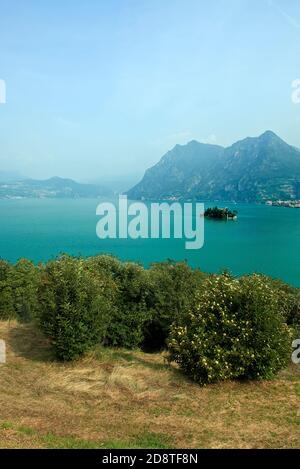 Montisola (Bs), Italy, a view of the Lake of Iseo Stock Photo - Alamy