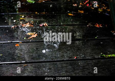 Water splash like crown on white background close-up Stock Photo - Alamy