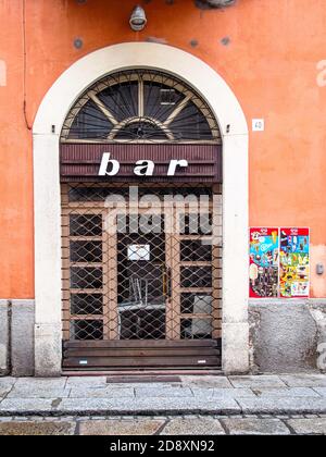 Cremona, Italy - November 202 Autumn cityscapes in a deserted city ...