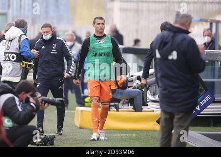 Cr7 Cristiano Ronaldo On The Bench Stock Photo - Alamy