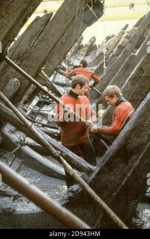 THE RAISING OF THE MARY ROSE. PORTSMOUTH 1982 Stock Photo - Alamy