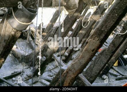 RAISING OF THE MARY ROSE. PORTSMOUTH 1982 Stock Photo - Alamy