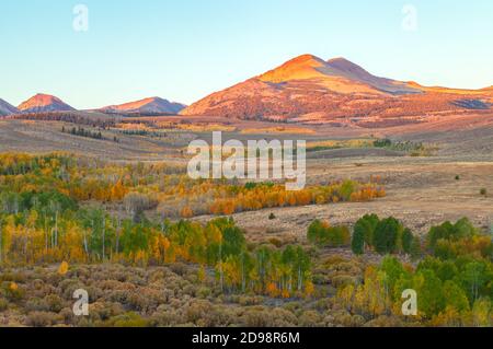 Conway Summit at early fall, Highway 395, Eastern Sierra Nevada ...