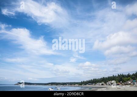 The beach and bluffs at Mutiny Bay, Whidbey Island, Washington, USA ...