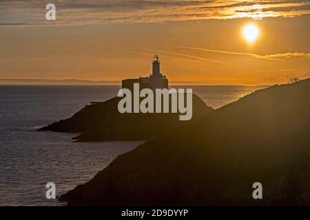Mumbles, Swansea, UK. 5th Nov, 2020. Fishermen take advantage of the ...